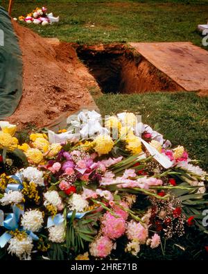 dirt burial hole funeral graveyard death die loss cemetery mourning ...