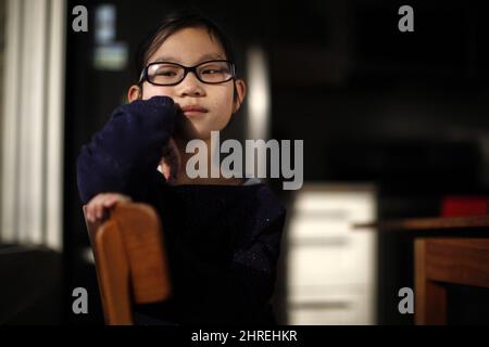 Isabelle Smit, 10, is photographed with her mother Kristen Lundgren and ...