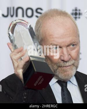 Gary Slaight celebrates his Humanitarian Award at the Juno Gala Dinner ...