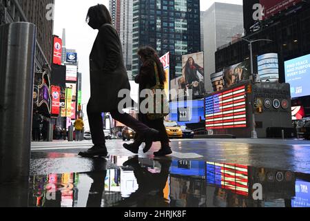 People walk in Times Square, Manhattan, New York City. (Photo by Jimin ...