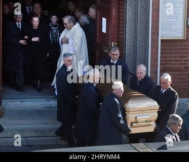 The casket of reputed organized crime boss Angelo Bruno is carried by ...