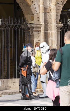 The actors representing Star Wars characters with their flashy uniforms ...