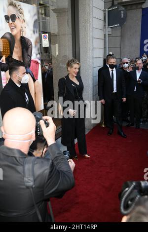 Milan, Sharon Stone arrives in the Dolce & Gabbana store in via ...