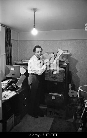 Ken Dodd at home in Knotty Ash, Liverpool. 15th March 1965 Stock Photo ...