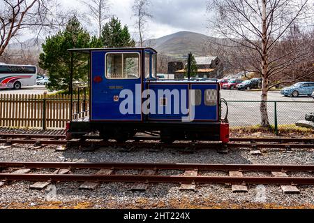 A Ruston & Hornsby narrow gauge 4wDM diesel locomotive 441427, Topsy ...