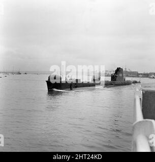HMS Tiptoe, S32, Royal Navy Submarine, limps into port, Gosport, South ...