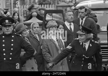 Aberfan - 21st October 1966 A lady from The Salvation Army consoles an ...