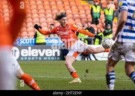 Josh Bowler #11 of Blackpool scores to make it 1-0 Stock Photo - Alamy