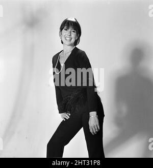 Studio Portraits of Una Stubbs, who will dance in the Wayne and Shuster ...