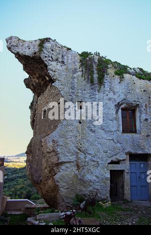 Sedilo, Sardinia, Italy. Archeological house Stock Photo - Alamy