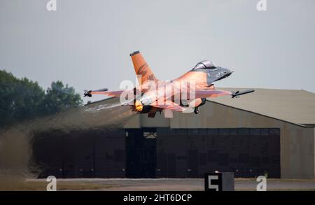 Dutch F-16 solo display team Stock Photo - Alamy