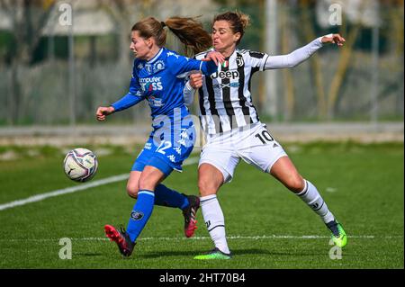 Cristiana Girelli (Juventus) fights for the ball against Sara Mella ...