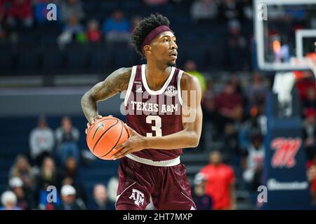 Texas A&M guard Quenton Jackson (3) shoots against Arkansas during an ...