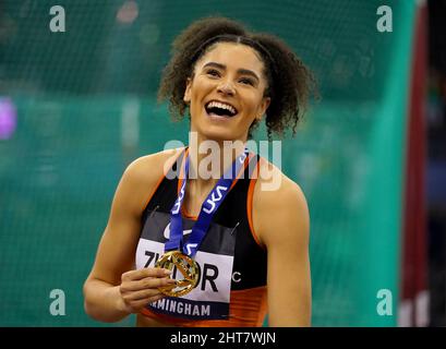 Laura Zialor celebrates with the gold medal after winning the Women's ...