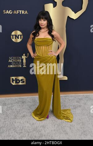 Jenna Lyng Adams arrives at the 28th annual Screen Actors Guild Awards ...
