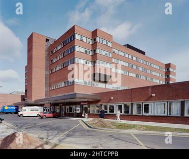 St George's Hospital, Blackshaw Road, Tooting, Wandsworth, London, 07 ...