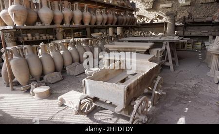 Ancient workshop with ruins of statues and columns Stock Photo - Alamy