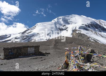 A beautiful shot of snow-covered Himalayan Mountain Range Stock Photo ...