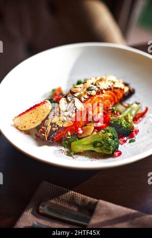 Steam salmon and vegetables, Paleo, keto, fodmap, dash diet ...