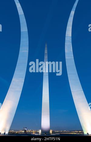 Air Force Memorial Pillars At Night Stock Photo - Alamy