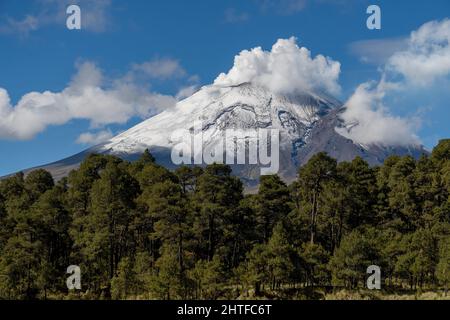 Cloud of smoke coming out of the Popocatepetl volcano in Mexico Stock ...