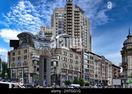 The district that houses the central station of Kiev Stock Photo - Alamy