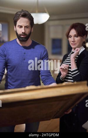 AURORA TEAGARDEN MYSTERIES: HAUNTED BY MURDER, from left: Lexa Doig ...