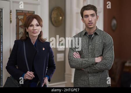 AURORA TEAGARDEN MYSTERIES: HAUNTED BY MURDER, from left: Candace ...
