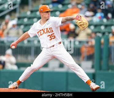 Alabama Crimson Tide pitcher Austin Morris (99) during an NCAA baseball ...