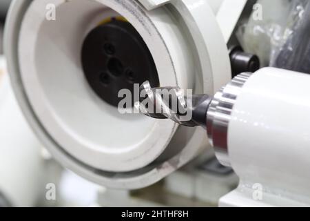 machining cutting tool regrinding equipment ; to extend tool life ...
