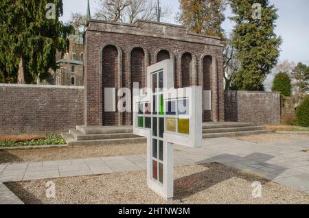 Das Kriegerdenkmal Eilendorf an der Marienstraße im Aachener Stadtteil ...