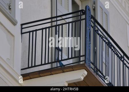 Traditional handcrafted wrought iron balcony railing Stock Photo - Alamy