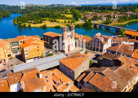 Aerial view of Cazeres with Church of Notre Dame Stock Photo - Alamy