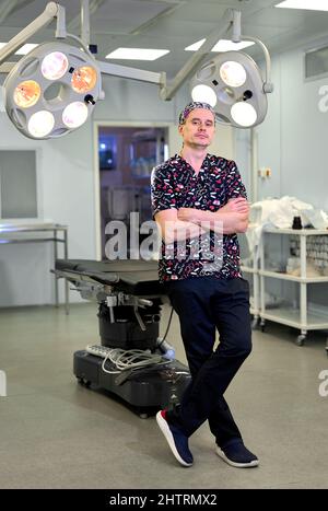 one surgeon poses in the operating room Stock Photo - Alamy