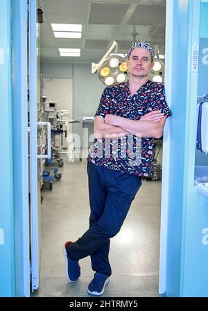 one surgeon poses in the operating room Stock Photo - Alamy