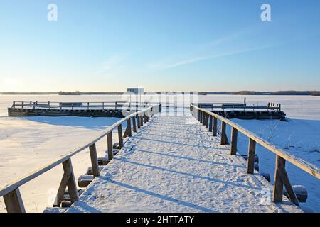 Russian village in Karelia backwoods- Velikaya Guba Stock Photo - Alamy