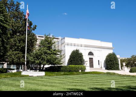 WASHINGTON, DC, USA - American Pharmacists Association building on ...