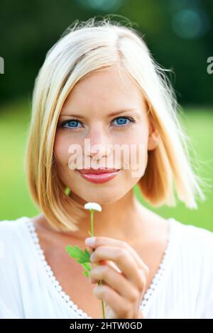 What a stunner. Cropped portrait of an attractive young woman posing in ...