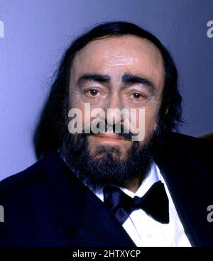Luciano Pavarotti at the 1999 Grammy Awards - rehearsals Credit: Ron ...