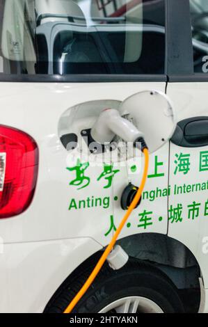 The Fiat Multipla based Zotye M300 EV, an early Chinese EV ...