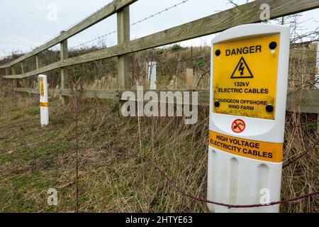 Marker post, Electricity cable, wind farm Stock Photo - Alamy