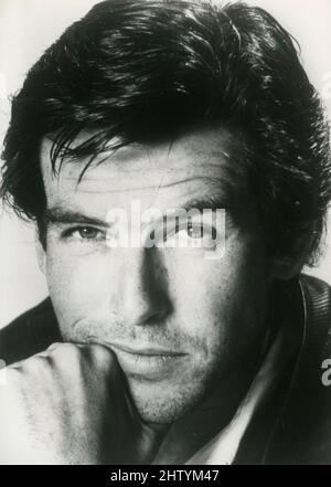 LIVE WIRE -1992 PIERCE BROSNAN Stock Photo - Alamy