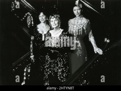 Marilu Henner, Eva Marie Saint & Catherine Zeta-Jones Film: Titanic (TV ...