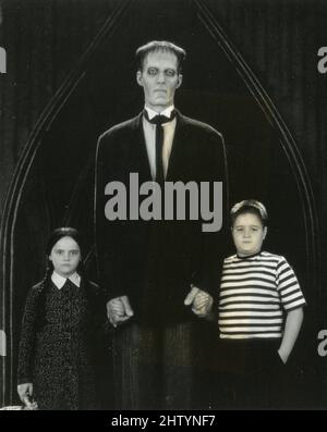 CHRISTINA RICCI and JIMMY WORKMAN in THE ADDAMS FAMILY (1991), directed ...