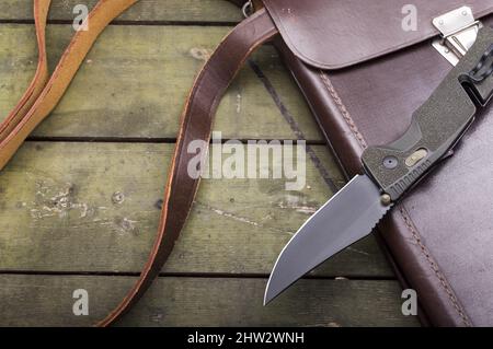 Pocket folding knife with sling cutter and cullet. Compact metal sharp ...