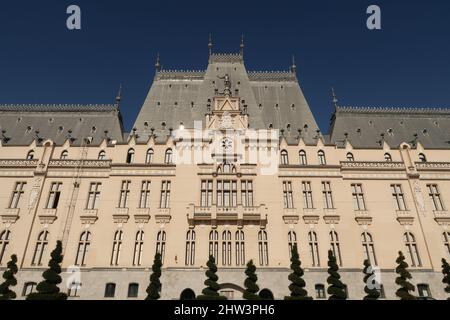 The impressive front facade of Iasis famous Palace of Culture Stock ...