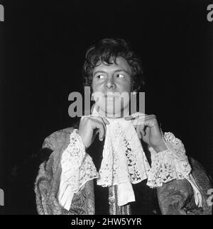 "Coronation Street" actor Philip Lowrie is moving to the Palace Theatre ...