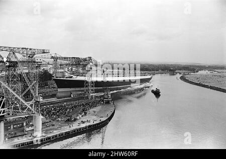 The launch of the QE2 ship at Clyde shipyard in September 1967 Stock ...