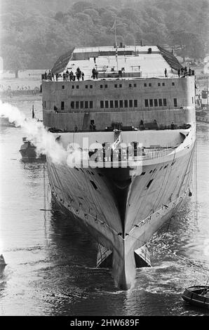 Launch of QE2 ship in the Clyde by Queen Elizabeth 1967 and Prince ...