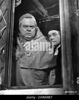 ORSON WELLES as Cardinal Wolsey and PAUL SCOFIELD as Sir Thomas More in ...